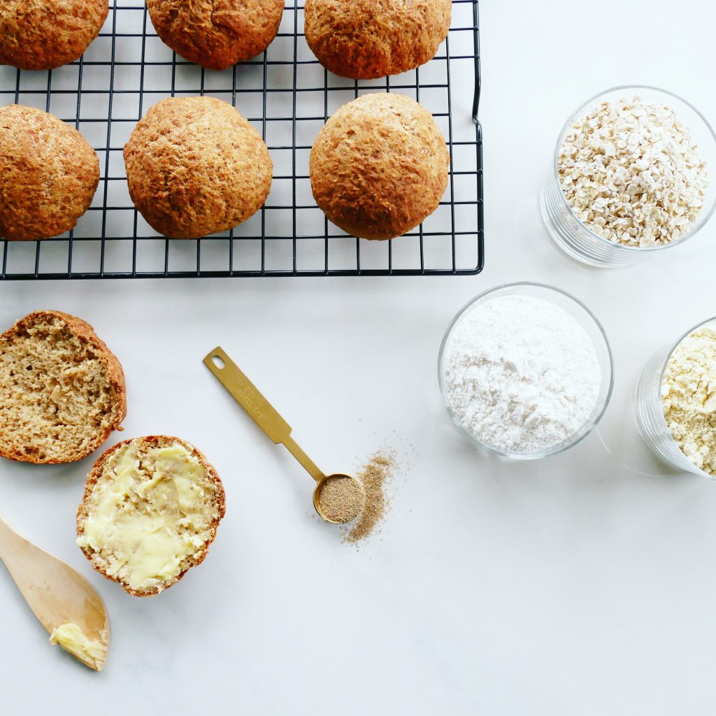 Nemme, luftige og søde glutenfrie boller (min bedste opskrift!)